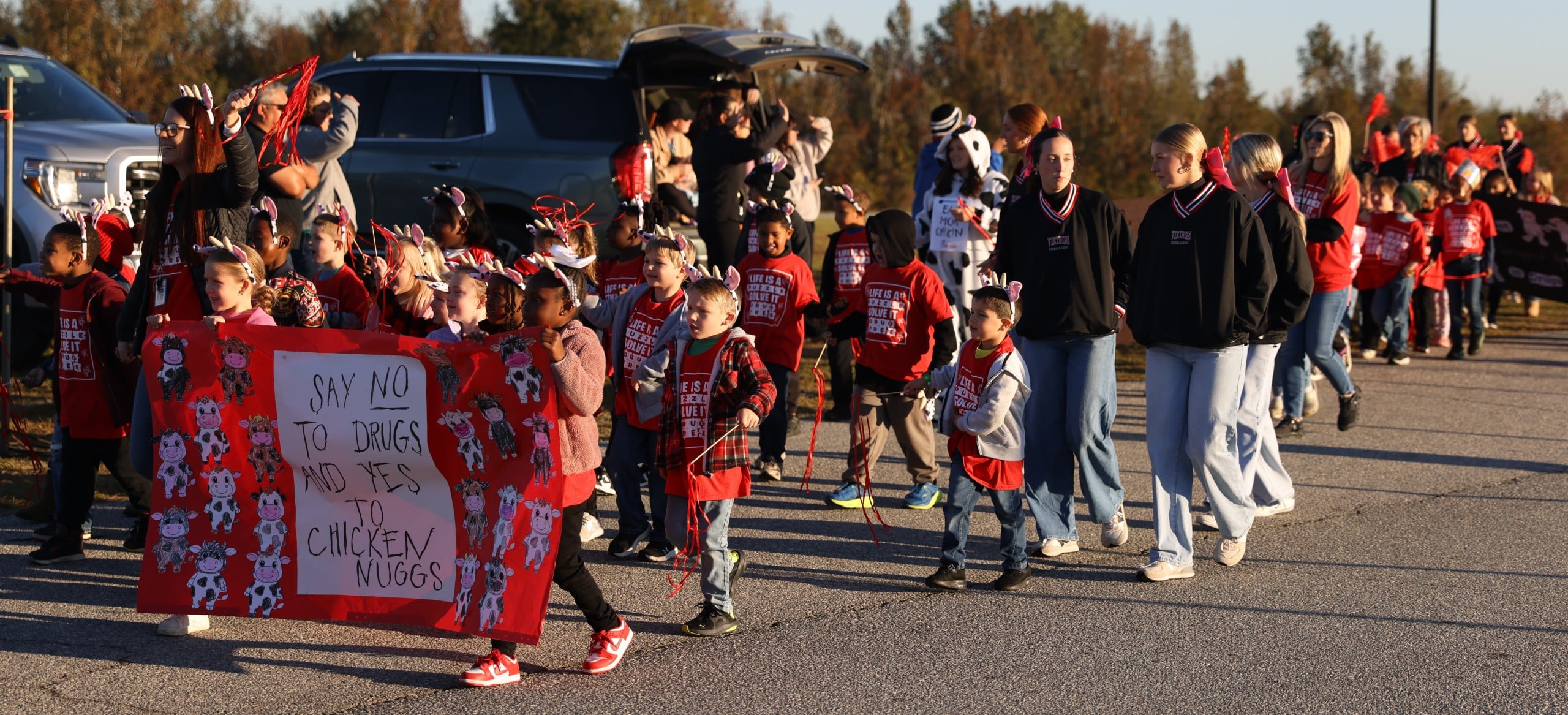 Treutlen Elementary School Holds Red Ribbon Parade – Tri-County Connector